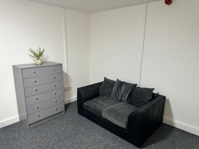 Lower High Street, Wednesbury WS10, Studio to rent, £1,083 pcm | PrimeLocation