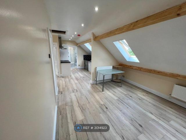 Lower Hillmorton Rd, Rugby CV21, 2 bed flat to rent, £1,050 pcm | PrimeLocation