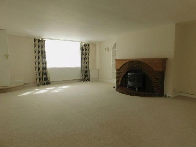 Lower Lake, East Sussex £850pcm
