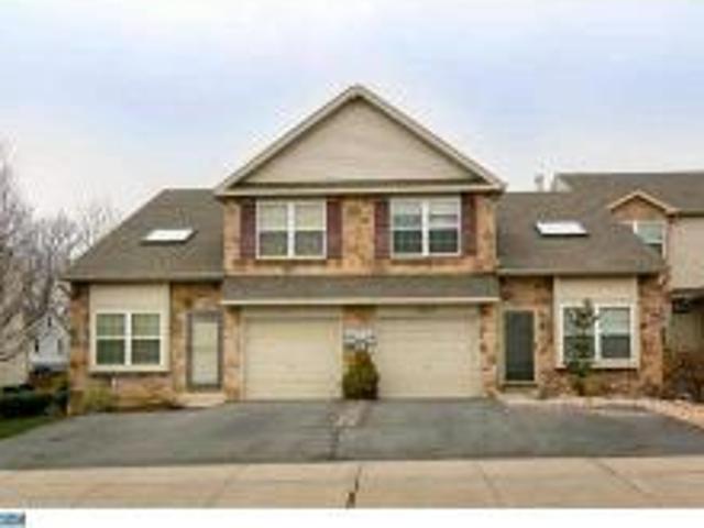 Lower Macungie, PA, Lehigh County Townhouse/Row for Sale 3 Bed 4 Baths for sale in Allentown, Pennsylvania