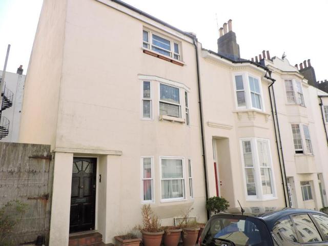 Lower Market Street, Hove, East. 2 bed flat to rent £1,600 pcm £369 pw