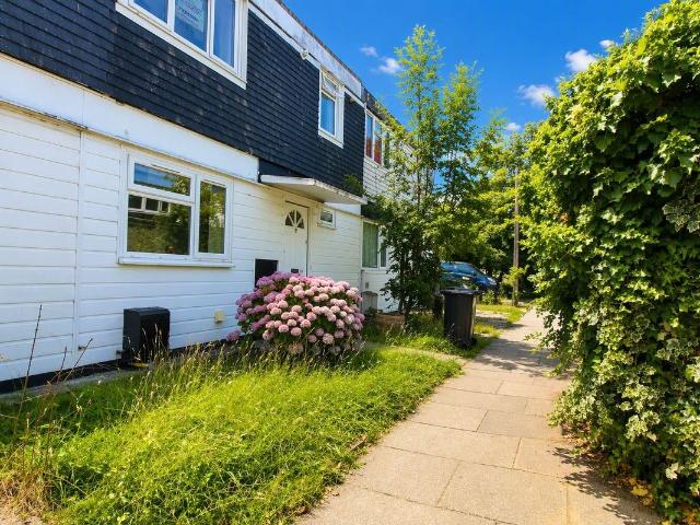 Lower Meadow, Harlow CM18, 3 bed property to rent, £1,850 pcm | PrimeLocation