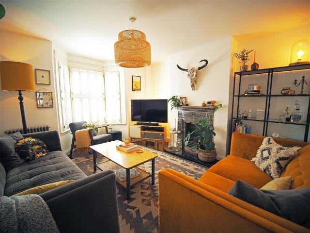 Lower Mortlake Road, Richmond, Surrey, TW9