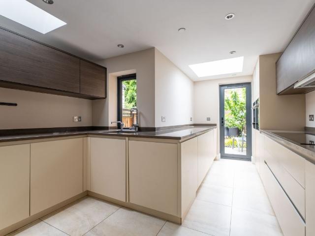 Lower Mortlake Road, Richmond TW9, 3 bed flat to rent, £4,000 pcm | PrimeLocation