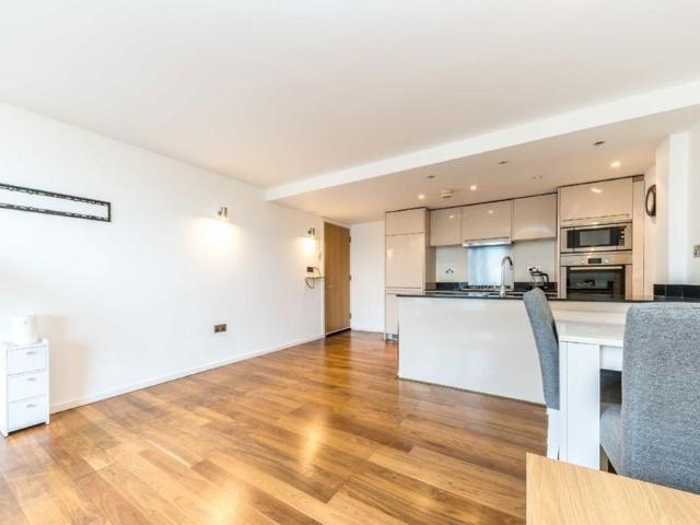 Lower Mortlake Road, TW9, London