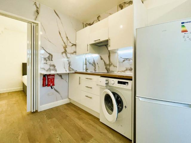 Lower Morden Lane, Morden SM4, Studio to rent, £1,200 pcm | PrimeLocation