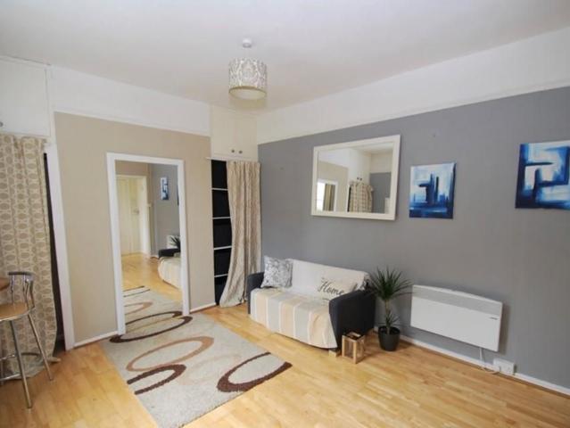 Lower Oldfield Park, Bath, BA2