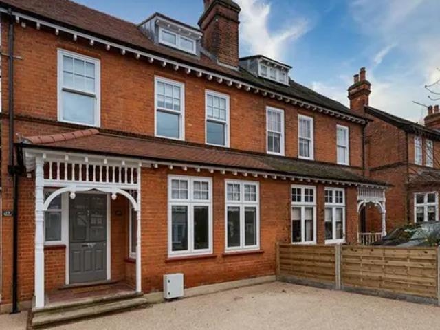 Lower Park Road, Loughton, IG10 4NB, United Kingdom | 2 bed apartment for rent #140226683 | Rentberry