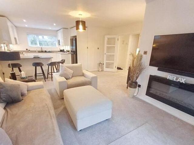 Lower Parkstone, Overbury Road, Poole, 2 Bedroom Apartment
