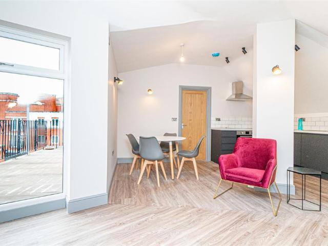Lower Parliament Street, Nottingham NG1, 1 bed flat to rent, £1,300 pcm | PrimeLocation