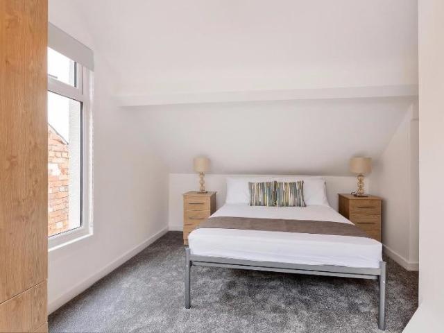 Lower Regent Street, Beeston. 4 bed house to rent £1,820 pcm £420 pw