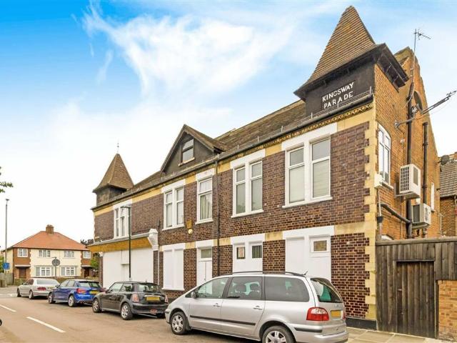 Lower Richmond Road, Mortlake SW14, 2 bed flat to rent, £1,995 pcm | PrimeLocation