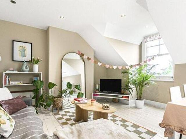 Lower Richmond Road, London, 2 Bedroom Apartment