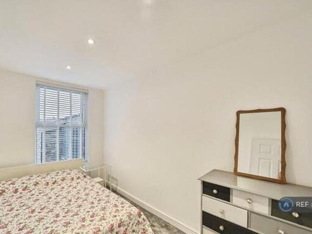 Lower Richmond Road, Putney, 2 Bedroom Flat