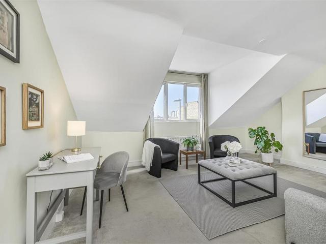 Lower Richmond Road, Putney SW15 1 bed flat to rent £2,100 pcm £485 pw