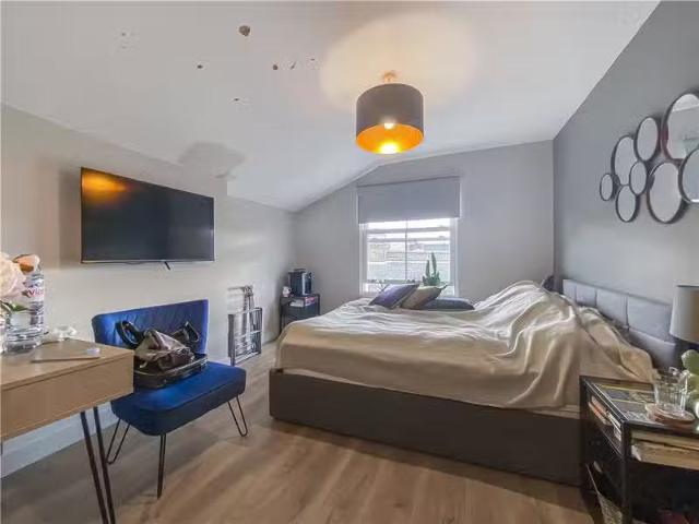 Lower Richmond Road, Putney, SW15 1JT