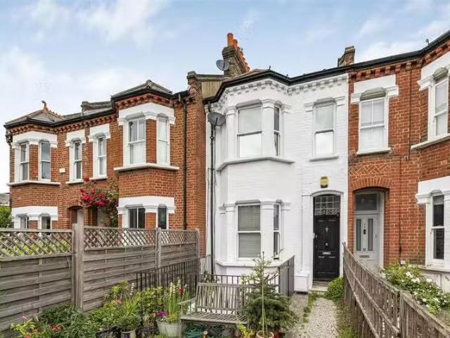 Lower Richmond Road, Putney, SW15 2 bed flat for sale £625,000