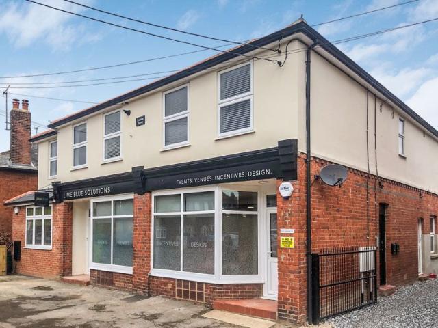 Lower Road, Cookham, Maidenhead SL6, 2 bed flat to rent, £1,595 pcm | PrimeLocation