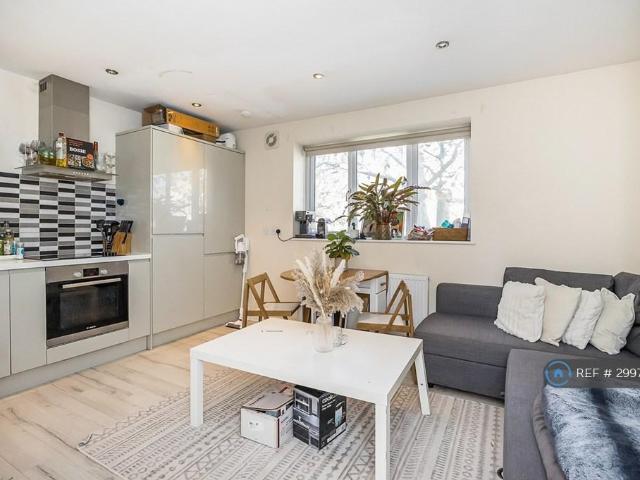 Lower Road, London, SE16 3 bed flat to rent £3,050 pcm £704 pw