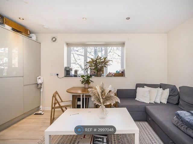 Lower Road, London SE16, 3 bed flat to rent, £3,050 pcm | PrimeLocation