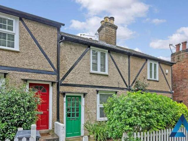 Lower Road, Loughton, 2 Bedroom Terraced