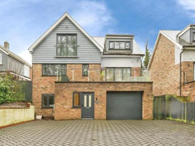 Lower Road, River, 4 Bedroom Detached