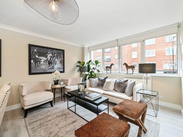 Lower Sloane Street, Chelsea, London, SW1W
