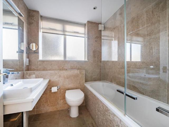 Wedderburn House, Sloane Square. 2 bed flat to rent £6,500 pcm £1,500 pw