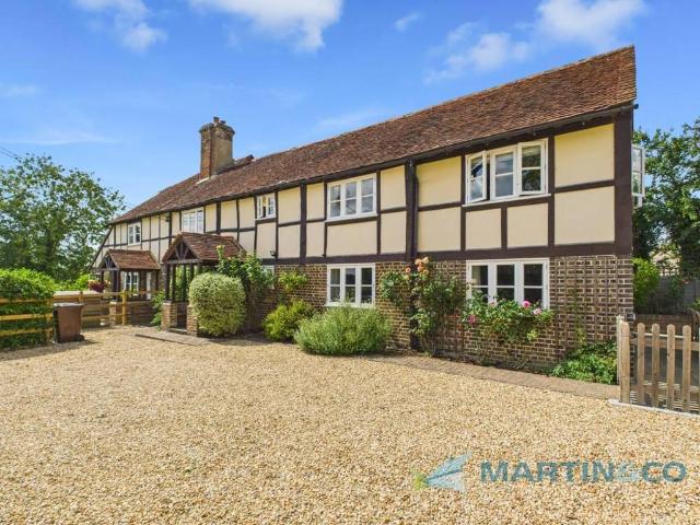 Lower Street, Tonbridge TN11 4 bed farm house to rent £3,500 pcm £808 pw