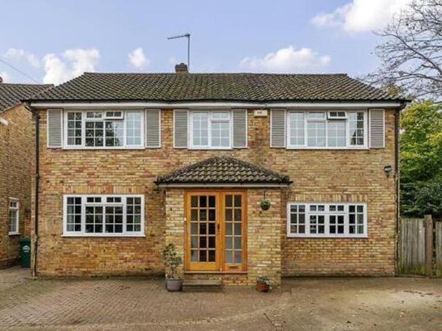 Lower Sunbury, Surrey, 5 Bedroom Detached