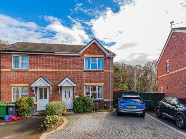 Lowfield Drive, Thornhill, 3 Bedroom Semi detached