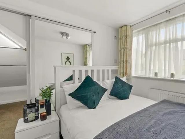 Lowfield Road, London, W3 0JG, United Kingdom | Room for rent #124215721 | Rentberry