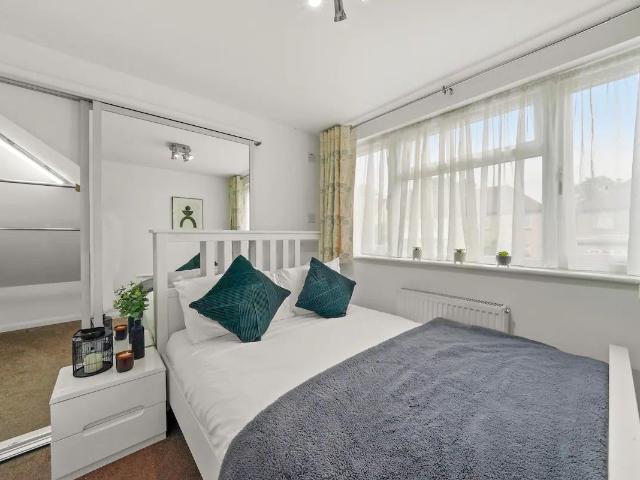 Lowfield Road, London W3, Room to rent, £1,300 pcm | PrimeLocation