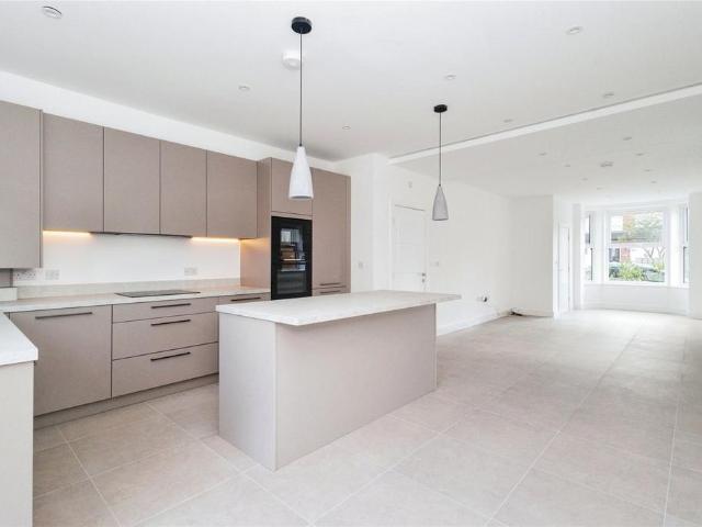 Lowfield Road, Stockport, SK2 5 bed semi detached house to rent £2,350 pcm £542 pw