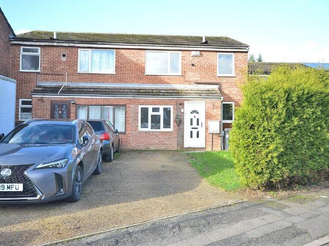 Lowlands Close, Northampton NN3, 3 bed terraced house to rent, £1,300 pcm | PrimeLocation