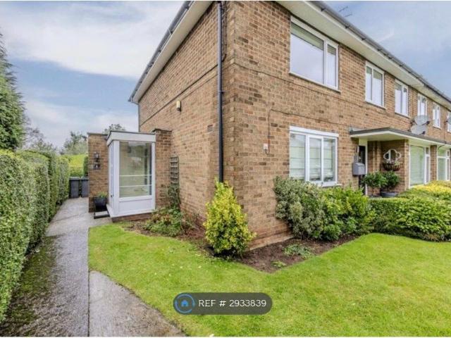 Lowndes Close, Stoke On Trent ST4, 2 bed flat to rent, £850 pcm | PrimeLocation
