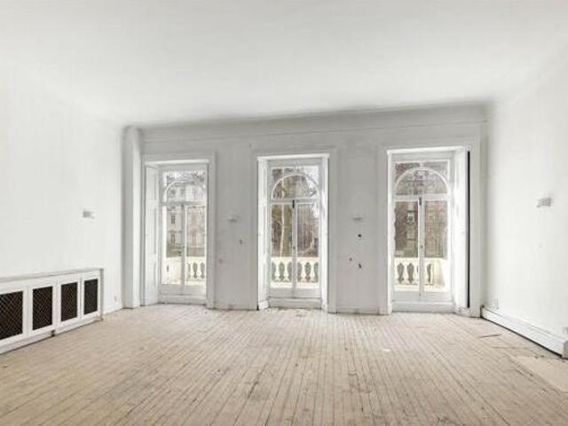 Lowndes Square, London, 10 Bedroom Terraced