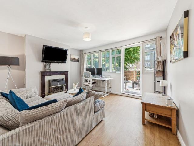 Lowood Street, Shadwell E1, 2 bed maisonette to rent, £2,200 pcm | PrimeLocation