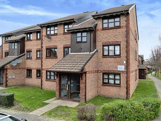 Lowry Crescent, Mitcham, 2 Bedroom Flat