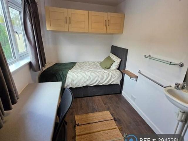 Loxton Drive, Bath, BA2 6 bed terraced house to rent £4,700 pcm £1,085 pw