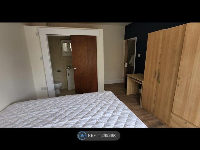Loxford Lane, Ilford IG1, Room to rent, £750 pcm | PrimeLocation