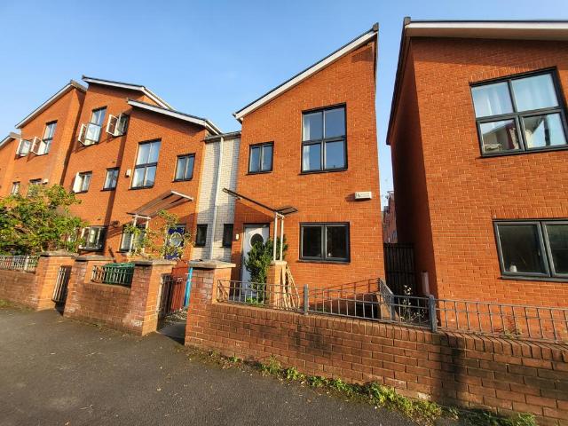 Loxford Street, Hulme, Manchester. 3 bed terraced house to rent £1,785 pcm £412 pw