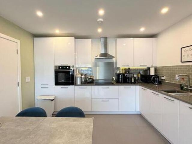Loxley Court, Baldwins Lane, 2 Bedroom Flat