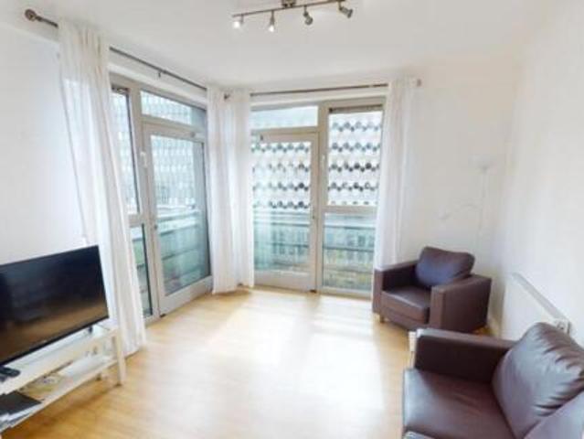 Loxley Court, St. James´s Street, 3 Bedroom Flat