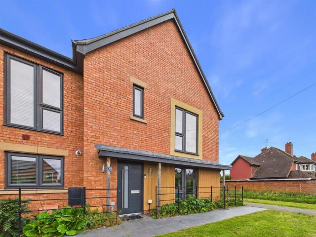 Loxley Road, Stratford Upon Avon 1 bed duplex to rent £1,150 pcm £265 pw