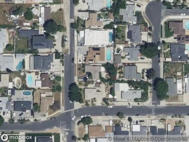 Lloyd Ave