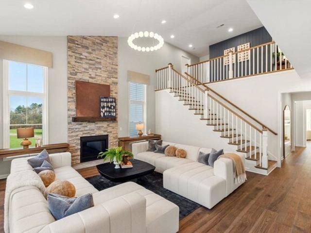 Lloyd Cir Unit,norton, Home For Sale
