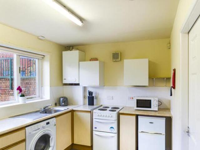 Lloyd Mansions, Salford, 2 Bedroom Terraced