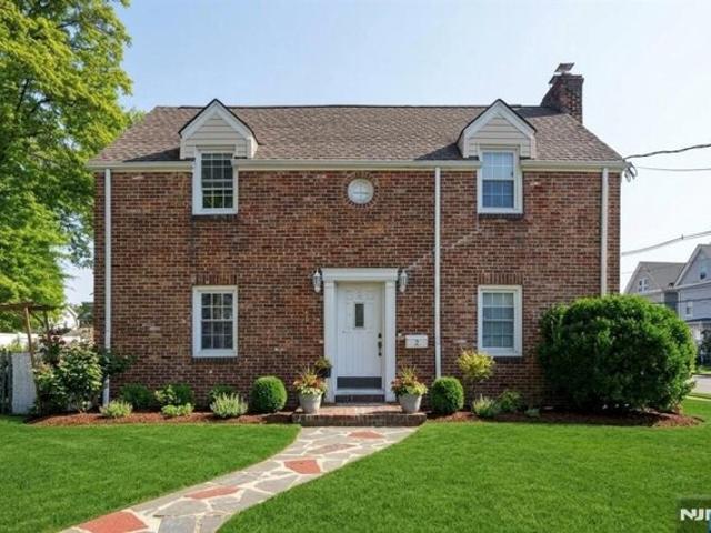 Lloyd Pl, Belleville, Home For Sale