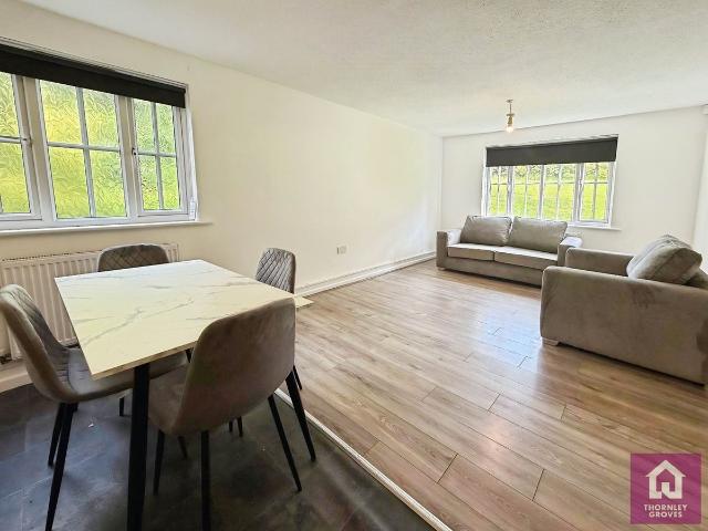 Lloyd Road, Manchester M19, 2 bed flat to rent, £1,050 pcm | PrimeLocation